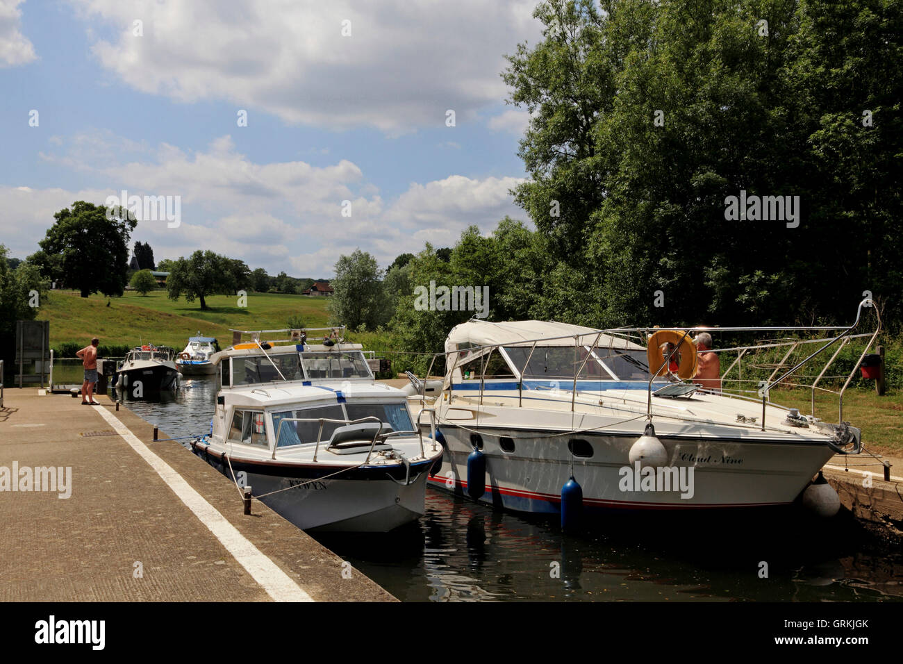 Maidstone kent england river boat hi-res stock photography and images ...