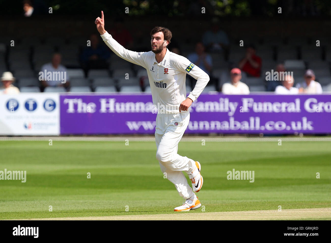 Reece Topley of Essex celebrates the wicket of Tom Lancefield - Essex ...