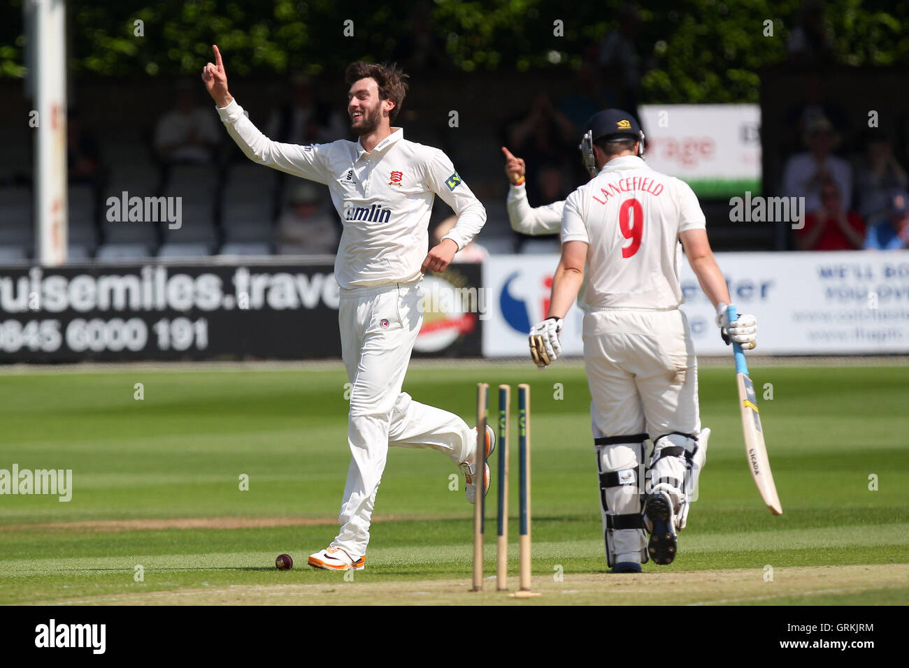 Reece Topley of Essex celebrates the wicket of Tom Lancefield - Essex ...