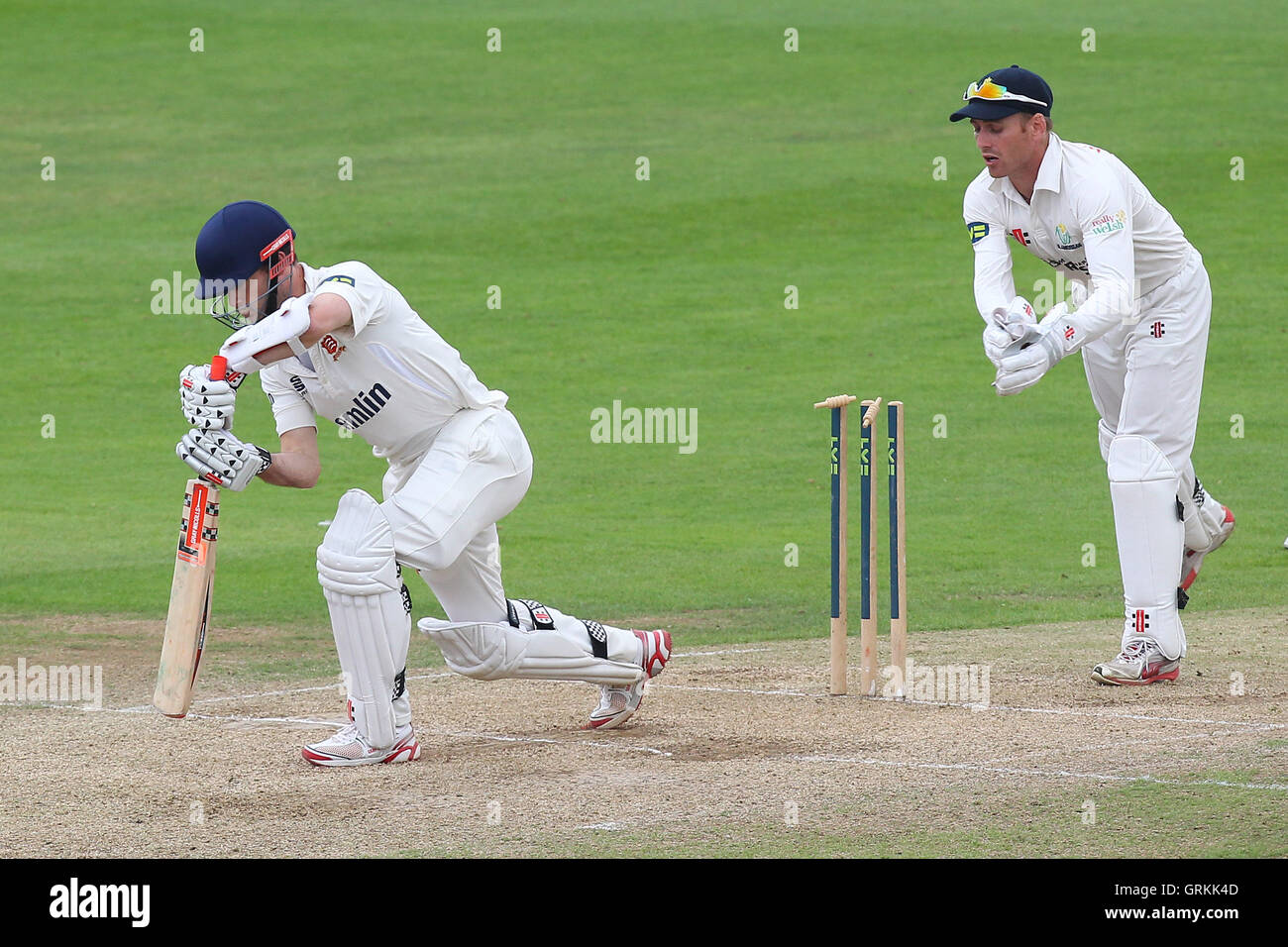 Mark Wallace of Glamorgan attempts the stumping of James Foster - Essex ...