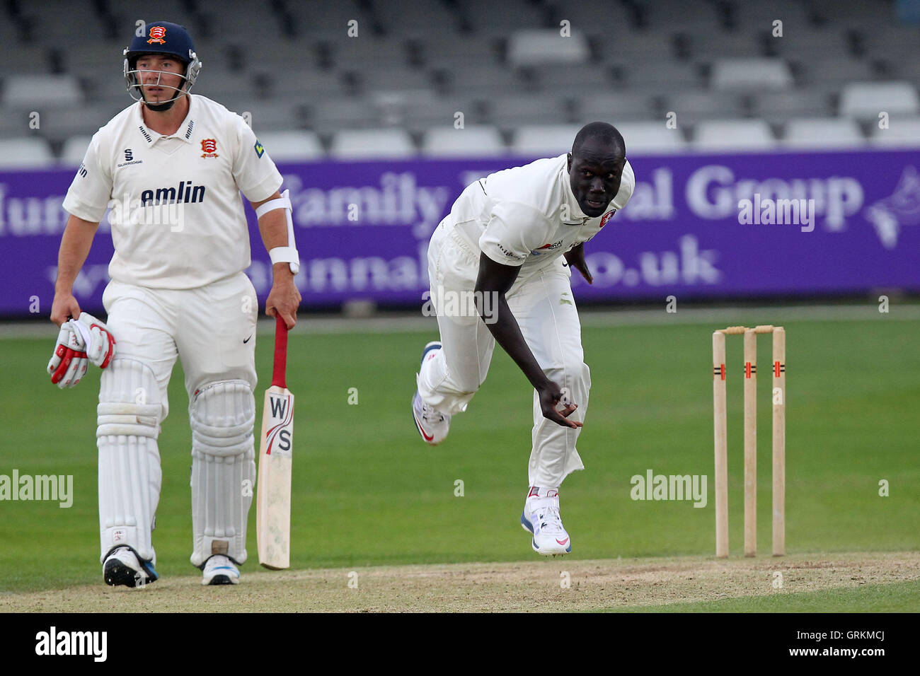Robbie Joseph in bowling action for Kent as Graham Napier looks on ...