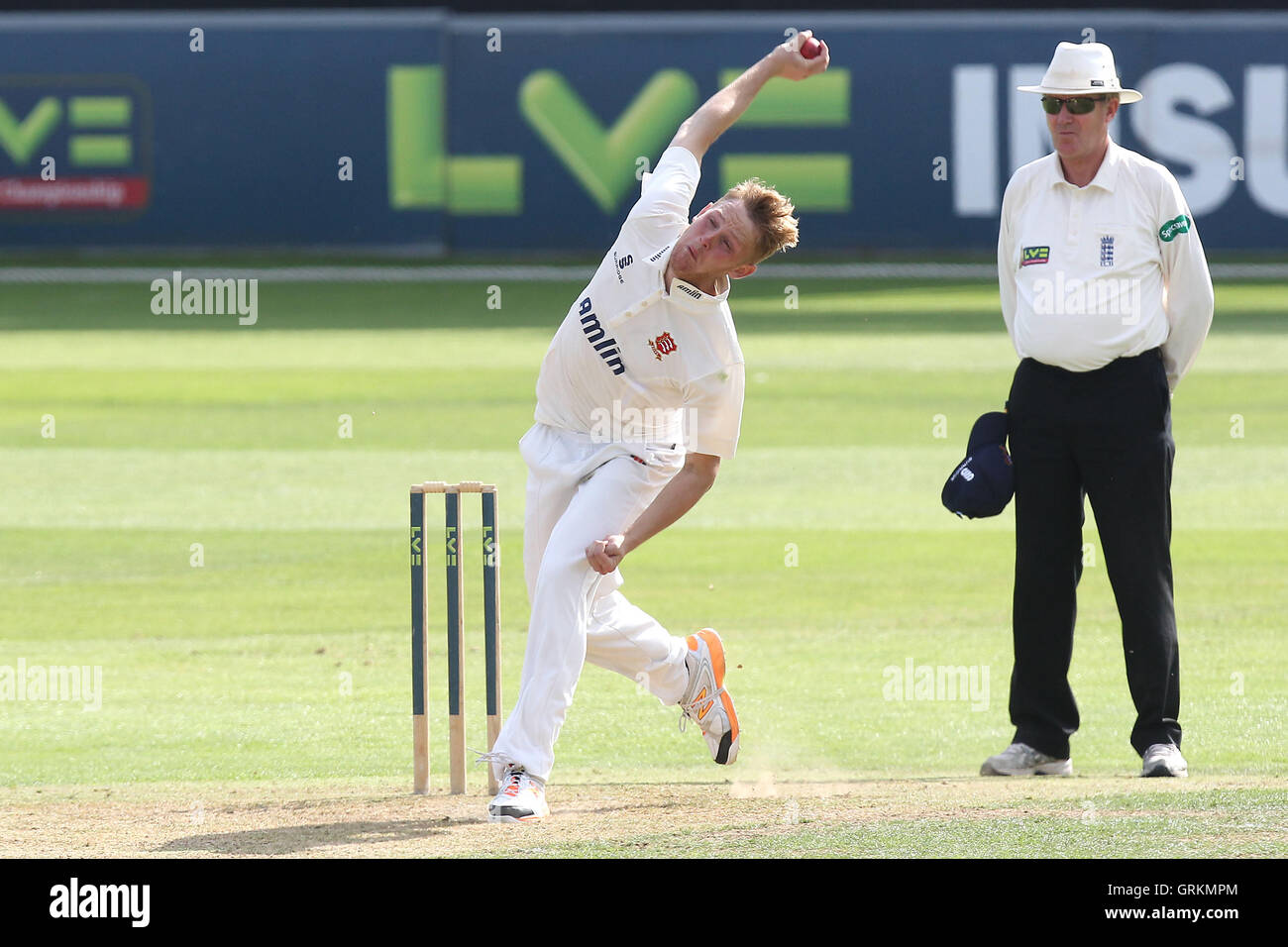 Jamie porter cricket hi-res stock photography and images - Alamy