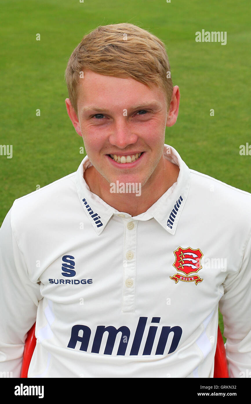 Jamie porter of essex bowling hi-res stock photography and images - Alamy