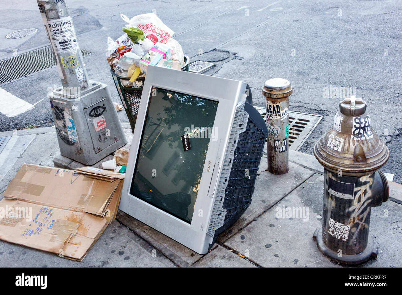 Nyc Trash High Resolution Stock Photography and Images - Alamy