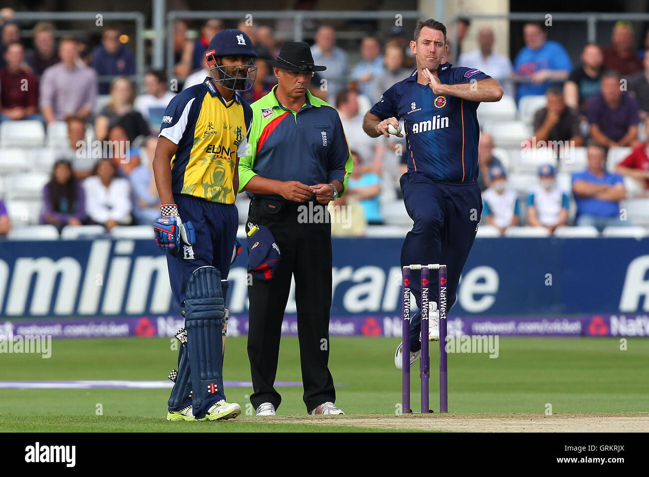 David Masters in bowling action for Essex - Essex Eagles vs Birmingham ...