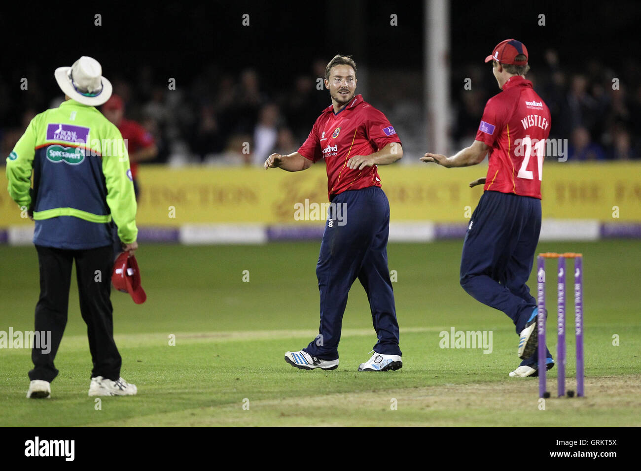 Graham Napier of Essex (C) claims the wicket of Sean Ervine - Essex ...