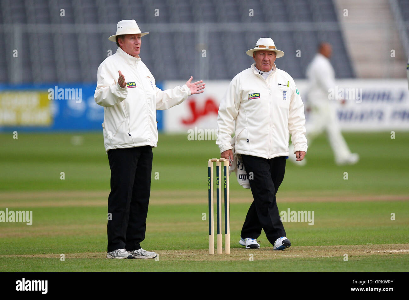 Cricket ground light hi-res stock photography and images - Alamy