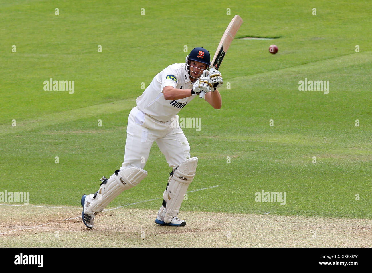 Nick Browne hits four runs for Essex - Hampshire CCC vs Essex CCC - LV ...