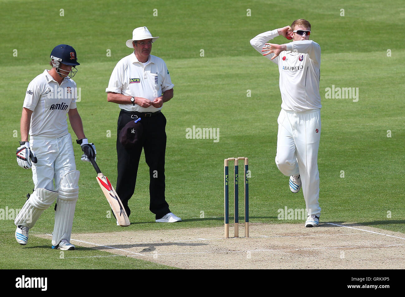 Adam Riley in bowling action for Kent - Kent CCC vs Essex CCC - LV ...