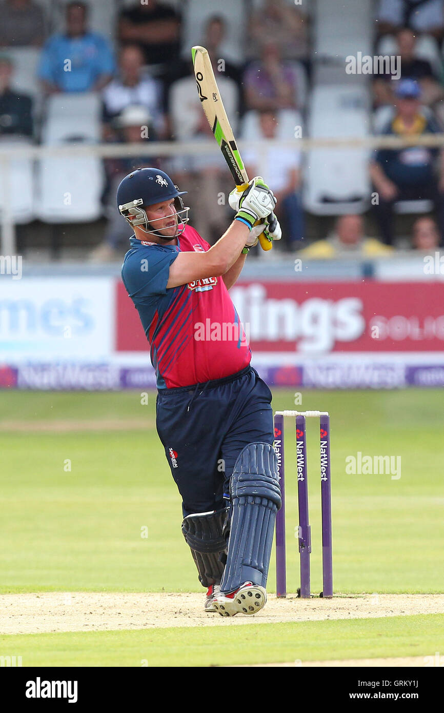 Six runs for Rob Key of Kent - Kent Spitfires vs Essex Eagles - Natwest ...