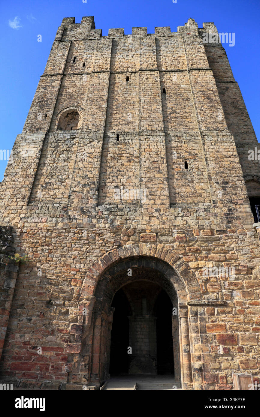 Richmond castle arch hi-res stock photography and images - Alamy