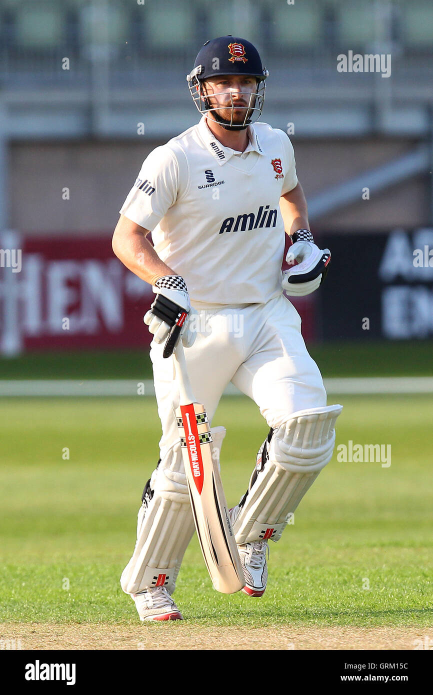 Jaik Mickleburgh of Essex completes a run - Worcestershire CCC vs Essex ...