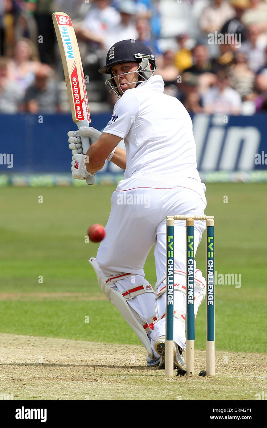 Joe Root in batting action for England - Essex CCC vs England - LV ...
