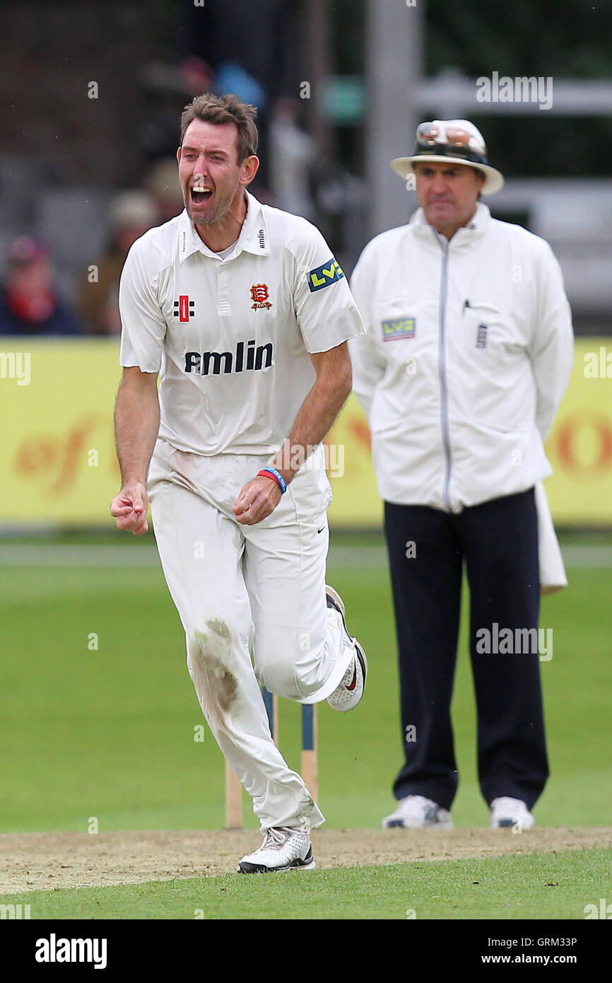 David Masters of Essex makes a loud but unsuccessful appeal - Essex CCC ...
