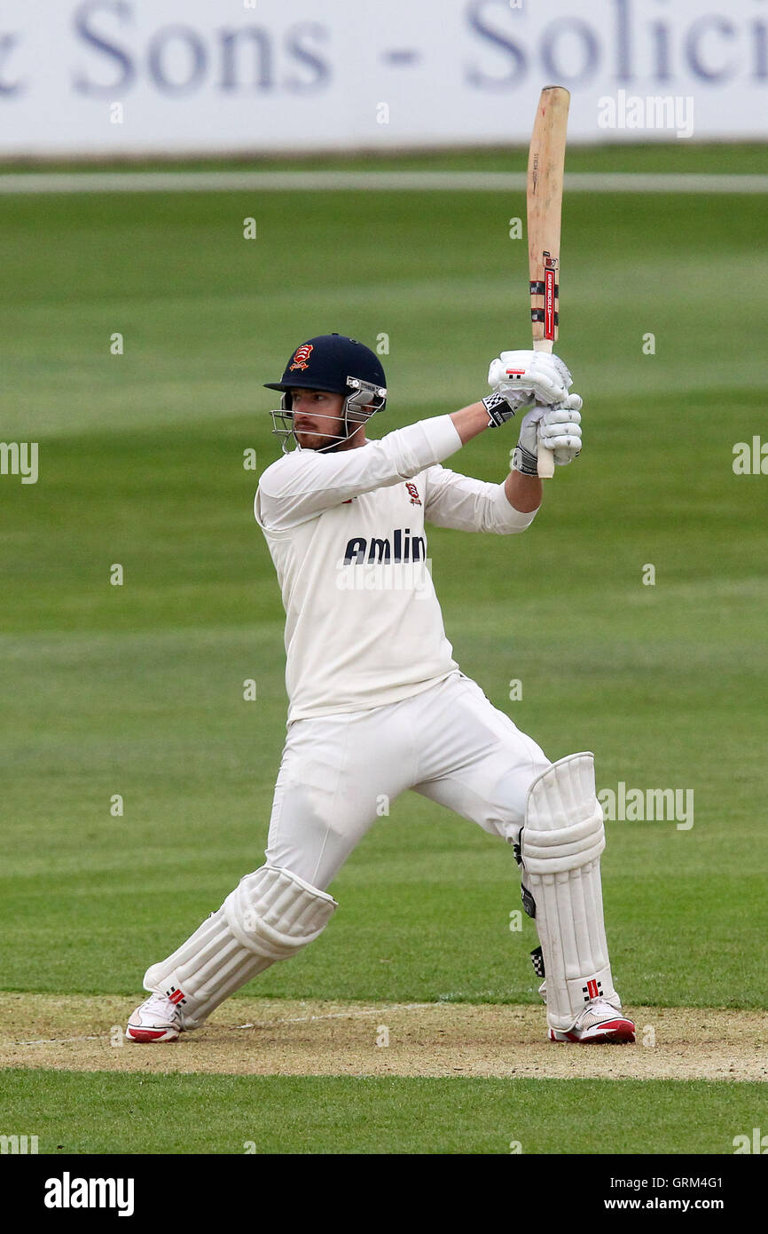 Jaik Mickleburgh hits four runs for Essex - Essex CCC vs Kent CCC - LV ...