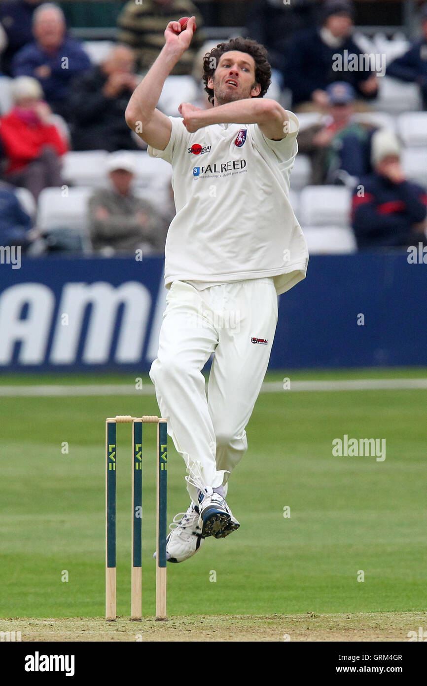 Charlie Shreck in bowling action for Kent - Essex CCC vs Kent CCC - LV ...