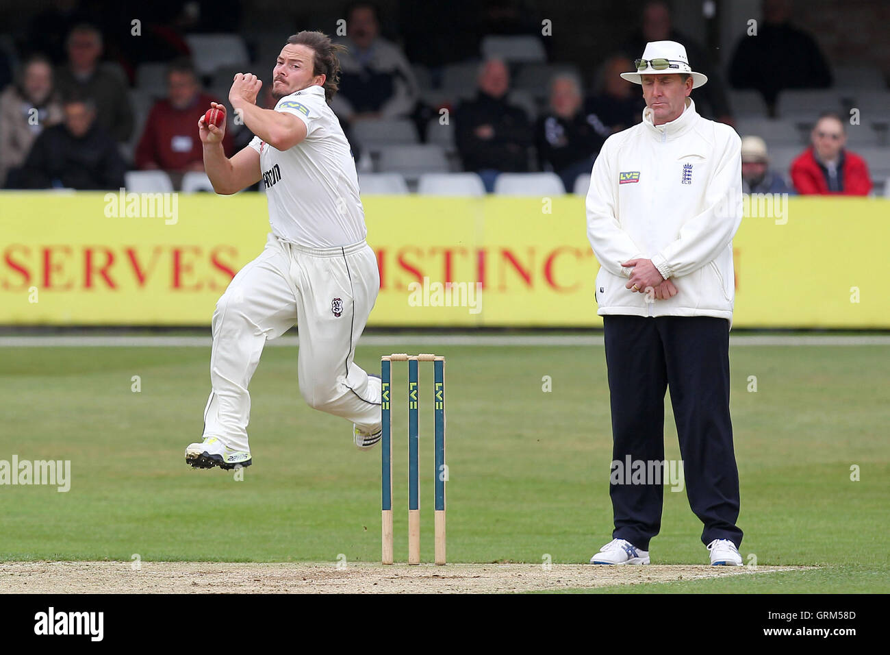 Graham Napier in bowling action for Essex - Essex CCC vs Lancashire CCC ...