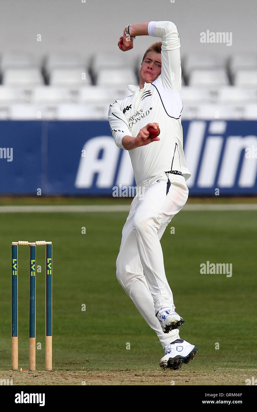 Tom Helm in bowling action in Middlesex - Essex CCC vs Middlesex CCC ...
