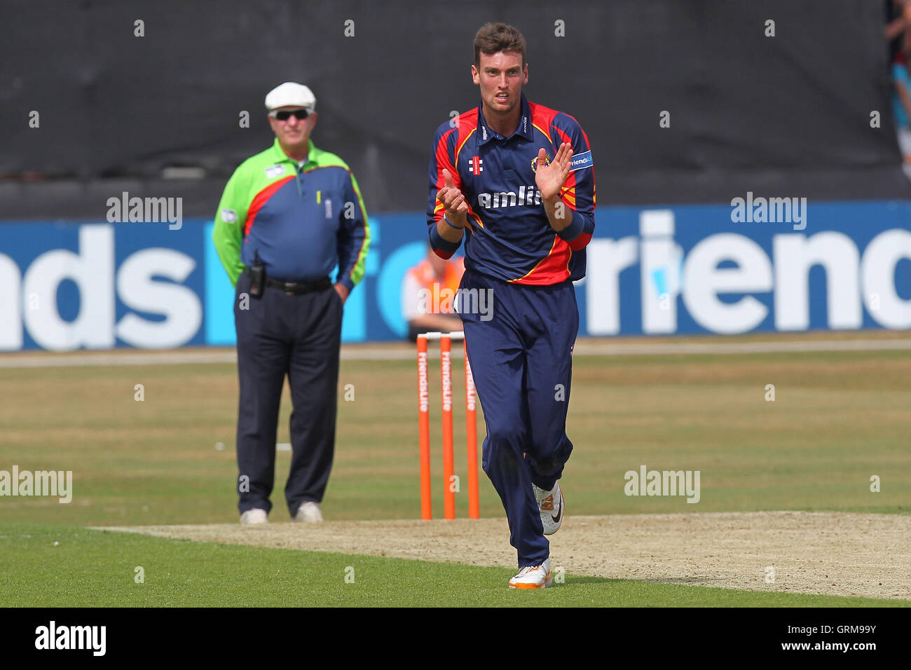 Reece Topley of Essex celebrates the wicket of Rory Hamilton-Brown ...