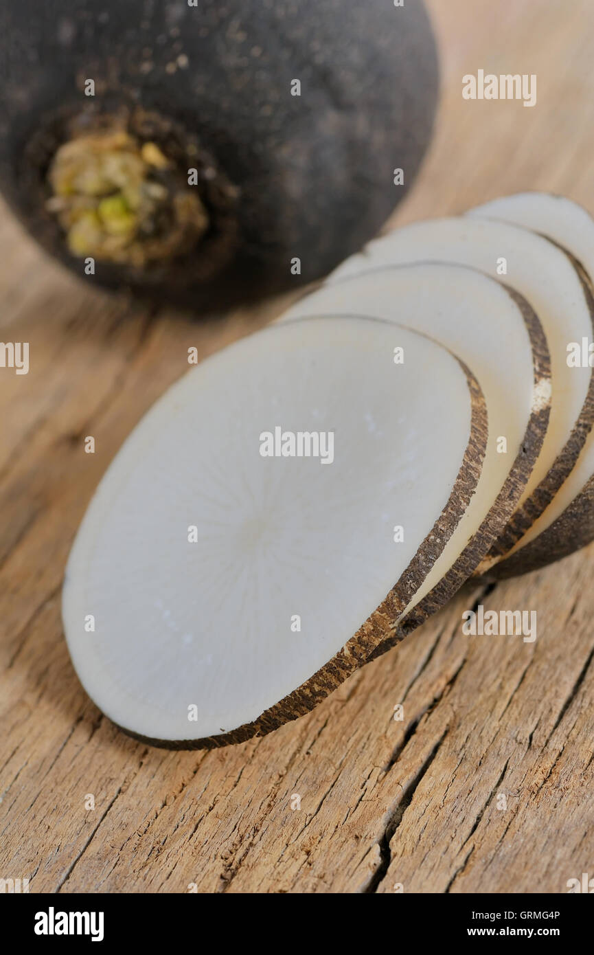 Black spanish round radish hi-res stock photography and images - Alamy