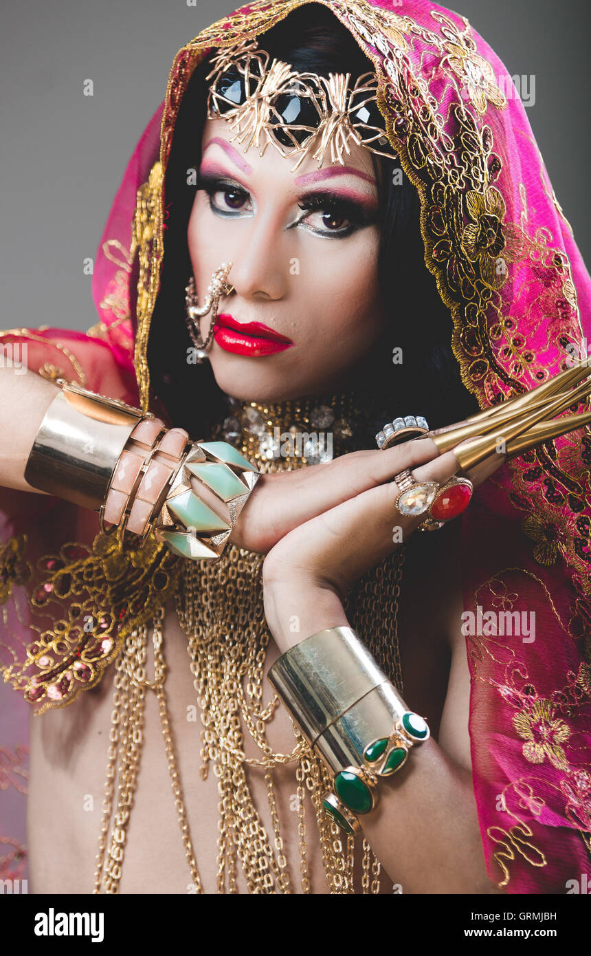 Headshot woman dressed in traditional hindu clothing, heavily decorated ...