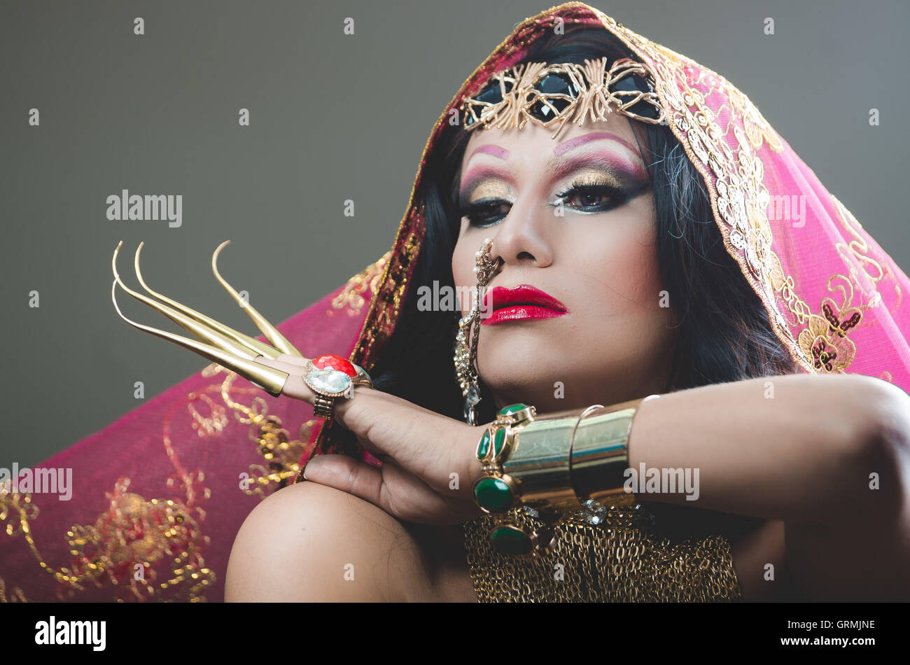 Hindu clothing hi-res stock photography and images - Alamy