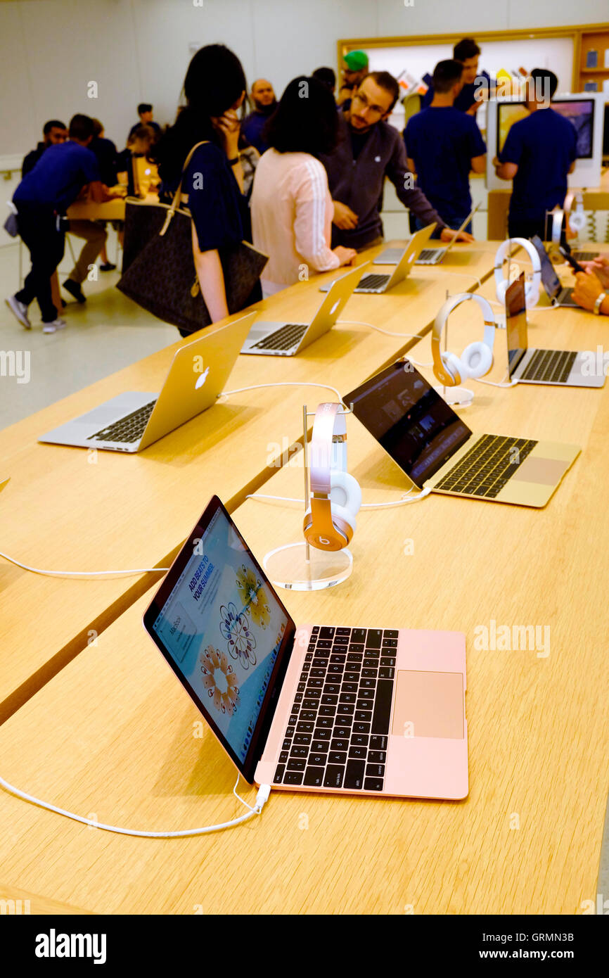 Hudson station bar hi-res stock photography and images - Alamy