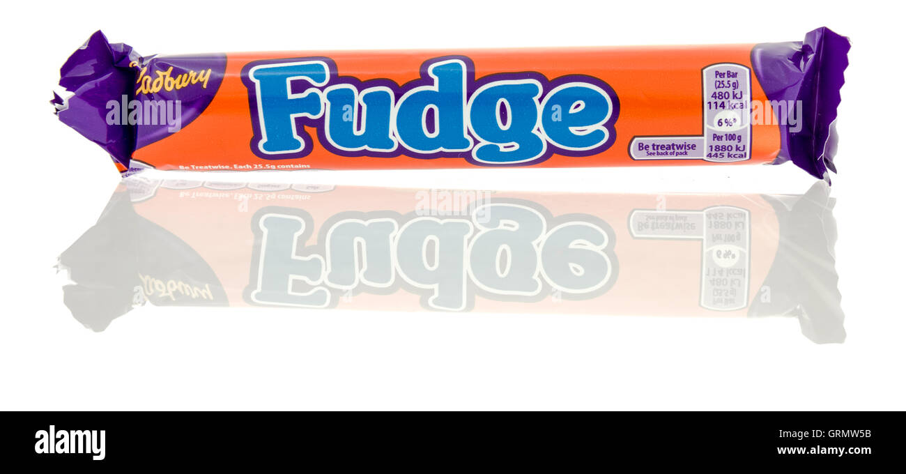 Cadburys fudge bar hi-res stock photography and images - Alamy