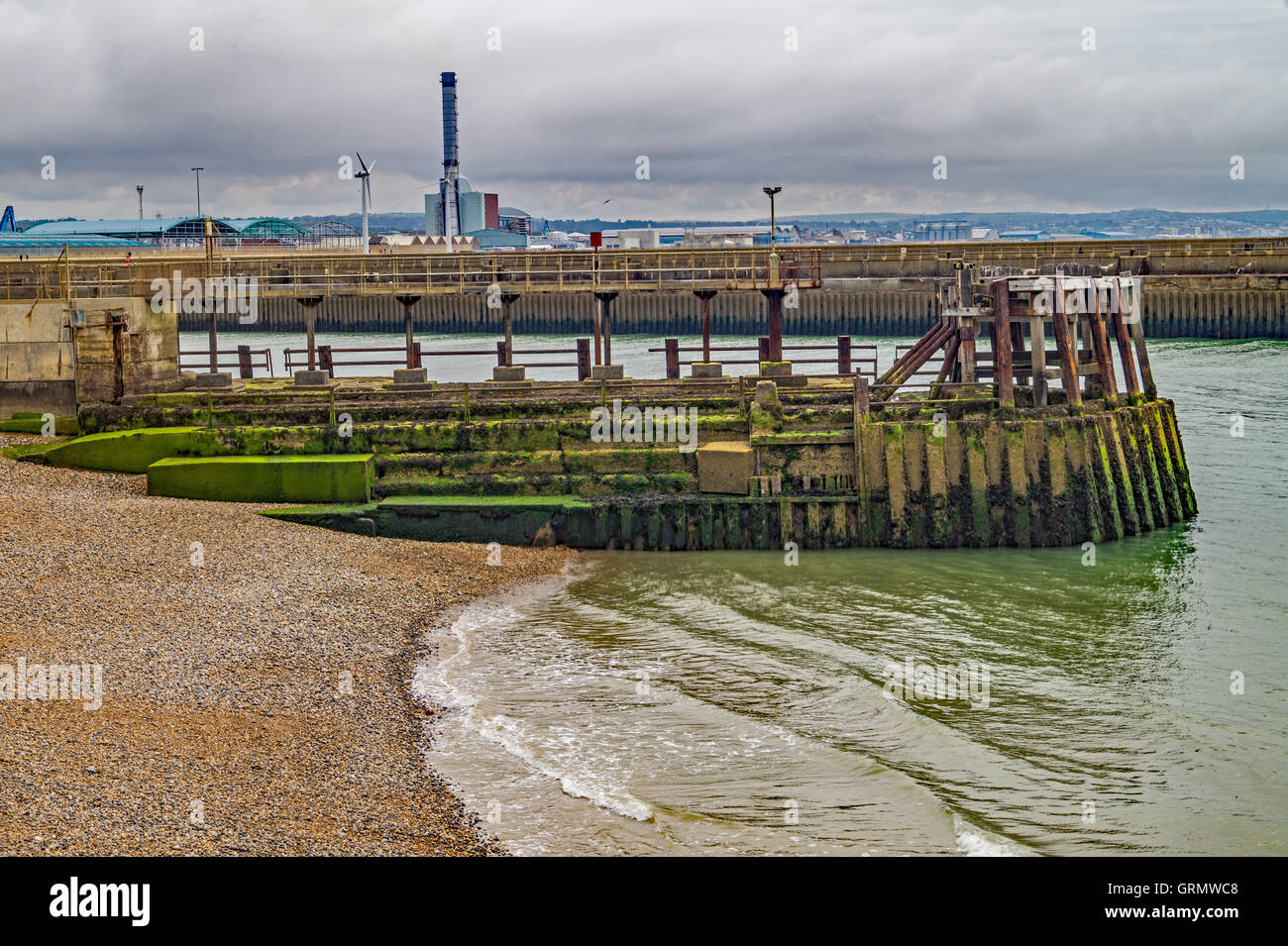 Covered fishing dock hi-res stock photography and images - Alamy