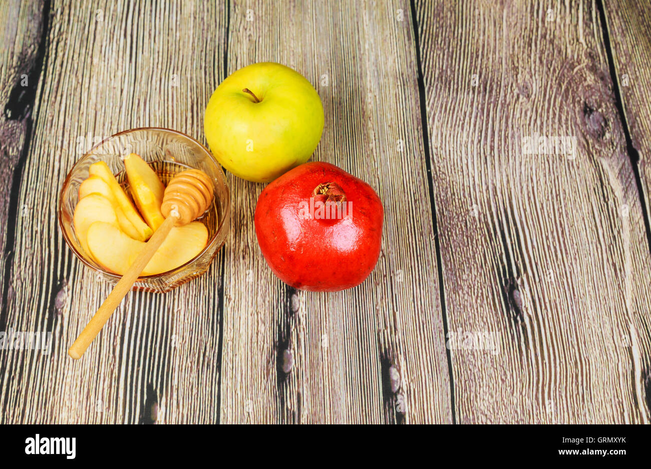 Jewish New Year - Rosh Hashanah - Apple and Honey honey, israel, jewish ...