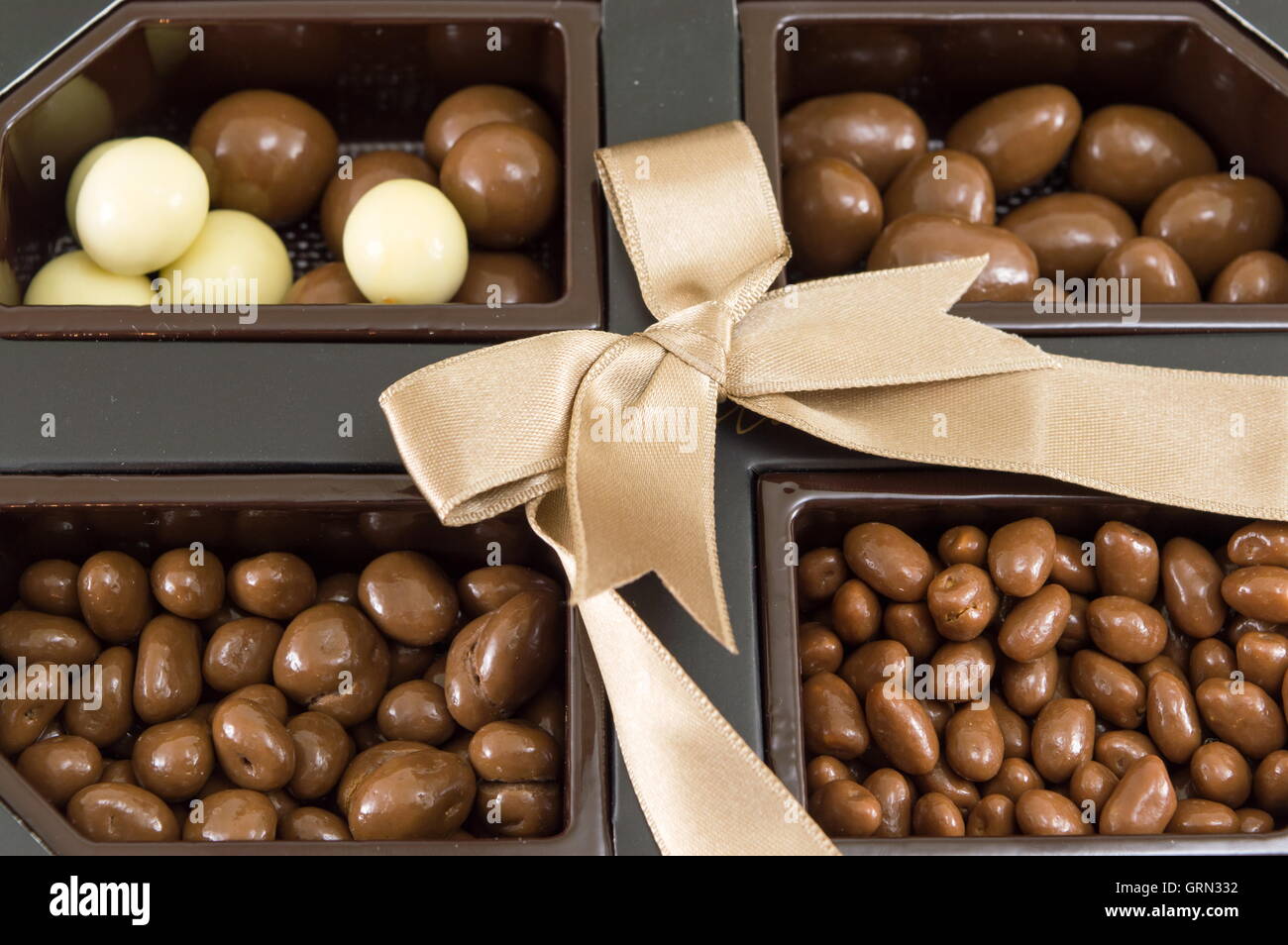 Box of chocolates hi-res stock photography and images - Alamy