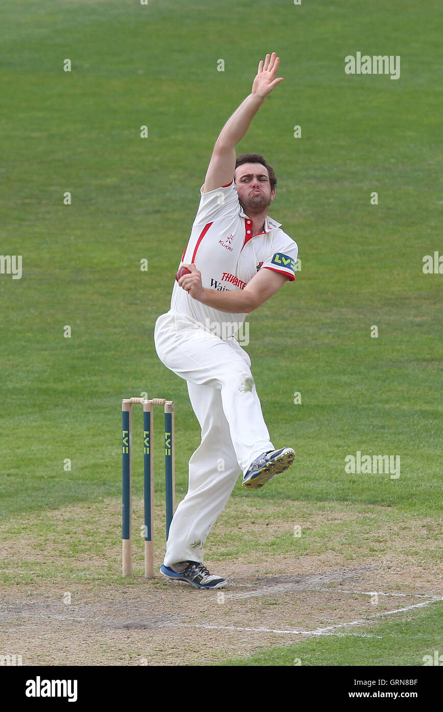 Stephen Parry in bowling action for Lancashire - Lancashire CCC vs ...