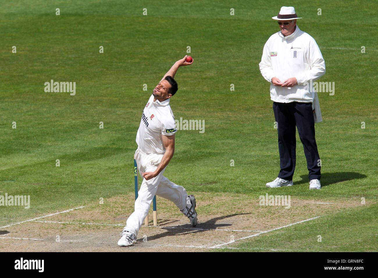 Sajid Mahmood in bowling action for Essex - Lancashire CCC vs Essex CCC ...