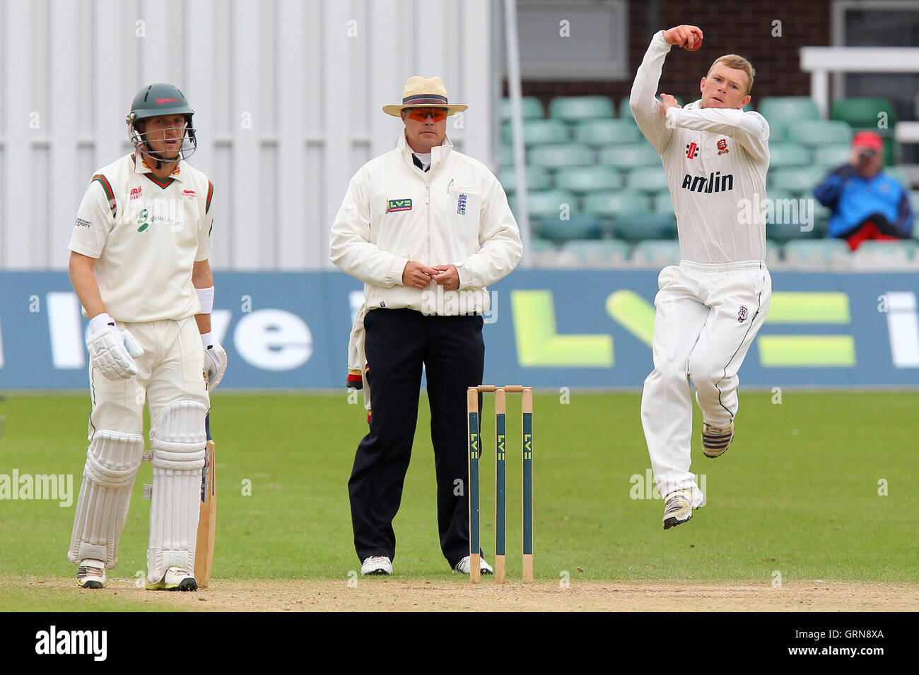 Tom Craddock in bowling action for Essex - Leicestershire CCC vs Essex ...