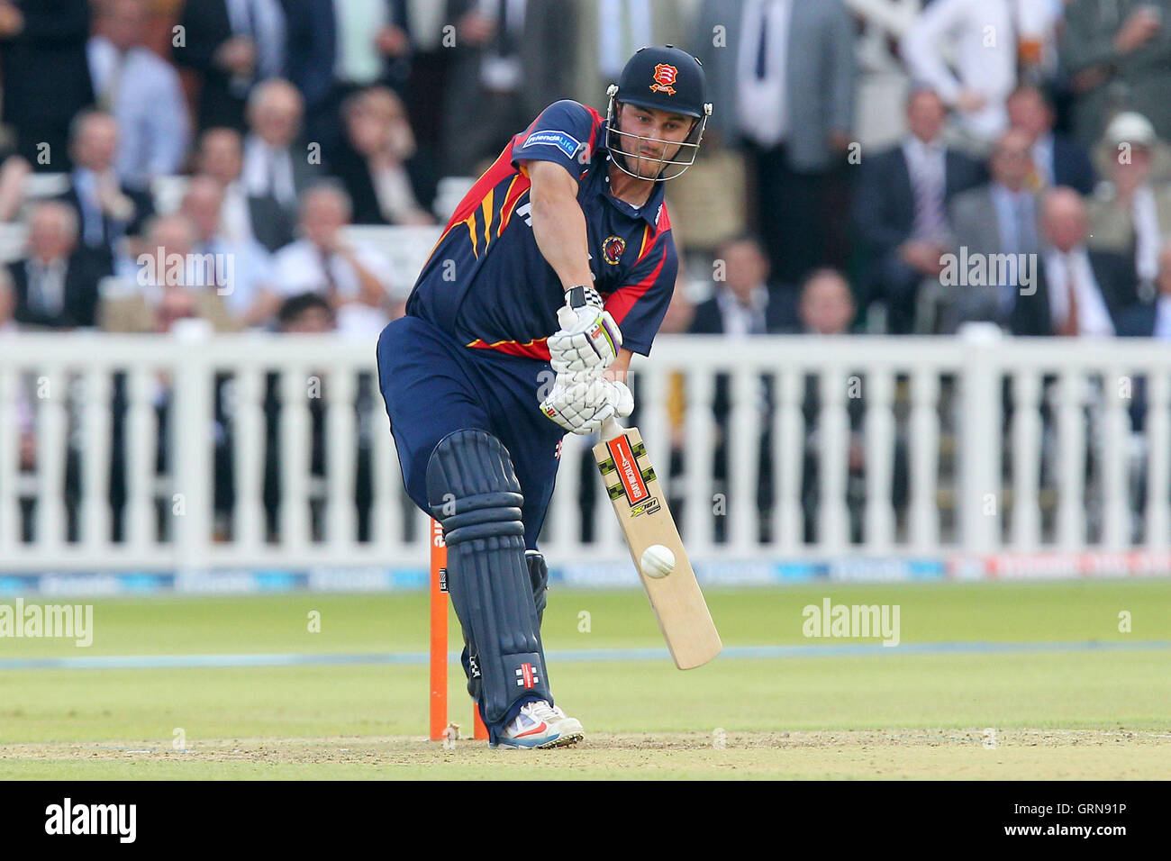 Hamish Rutherford hits six runs for Essex - Middlesex Panthers vs Essex ...