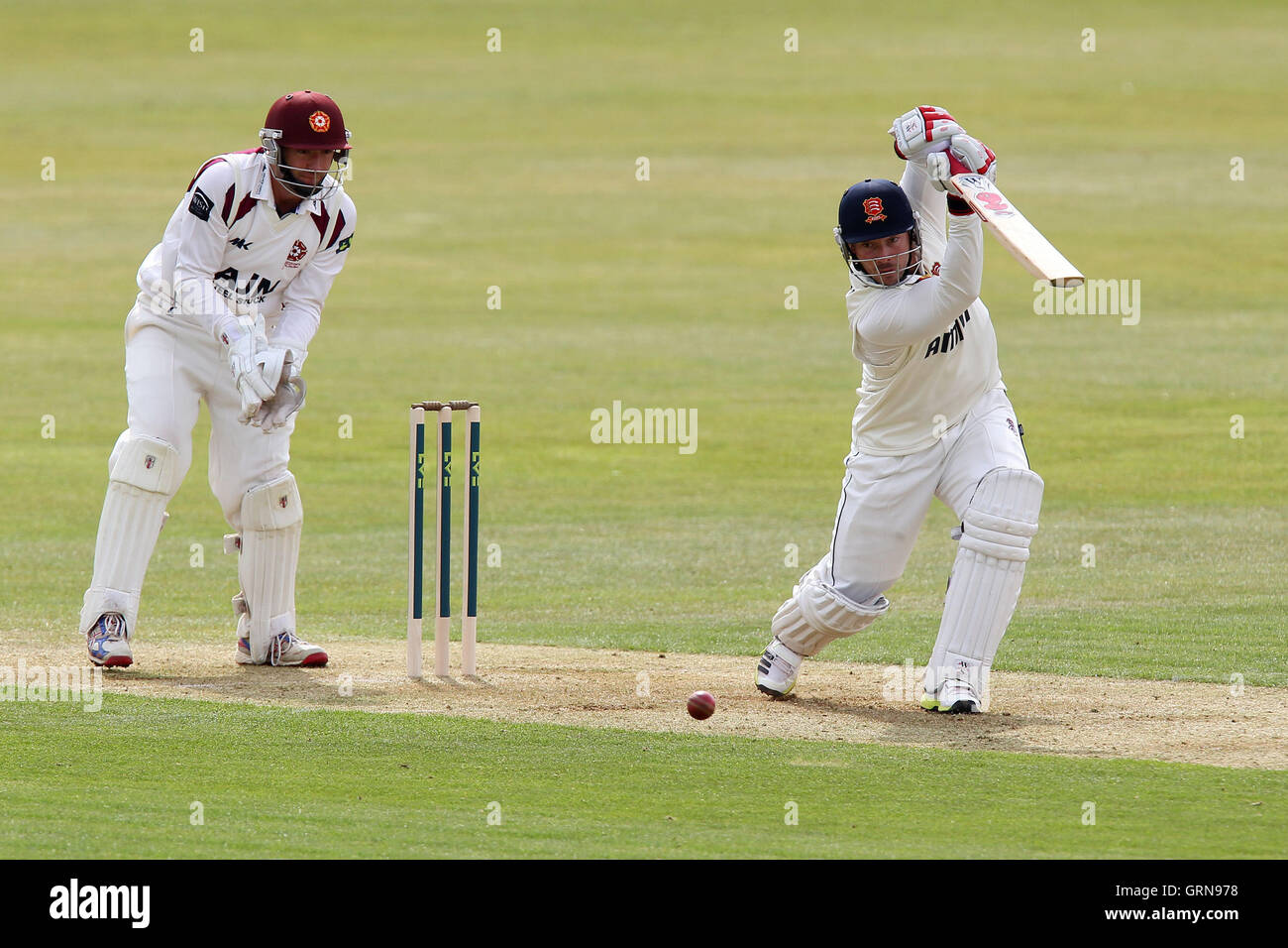 Graham Napier hits four runs for Essex - Northamptonshire CCC vs Essex ...