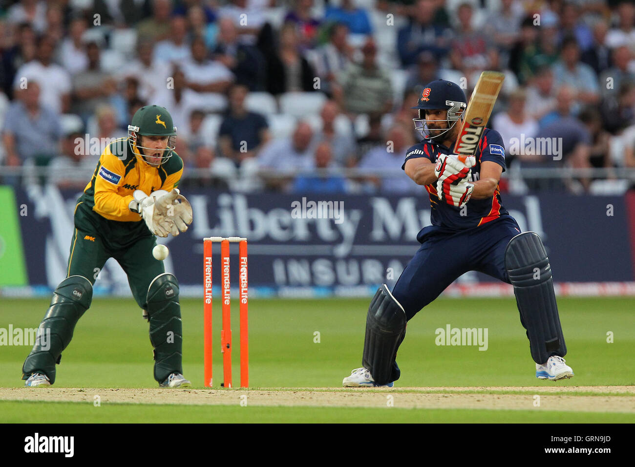 Chris read cricket wicket hi-res stock photography and images - Alamy