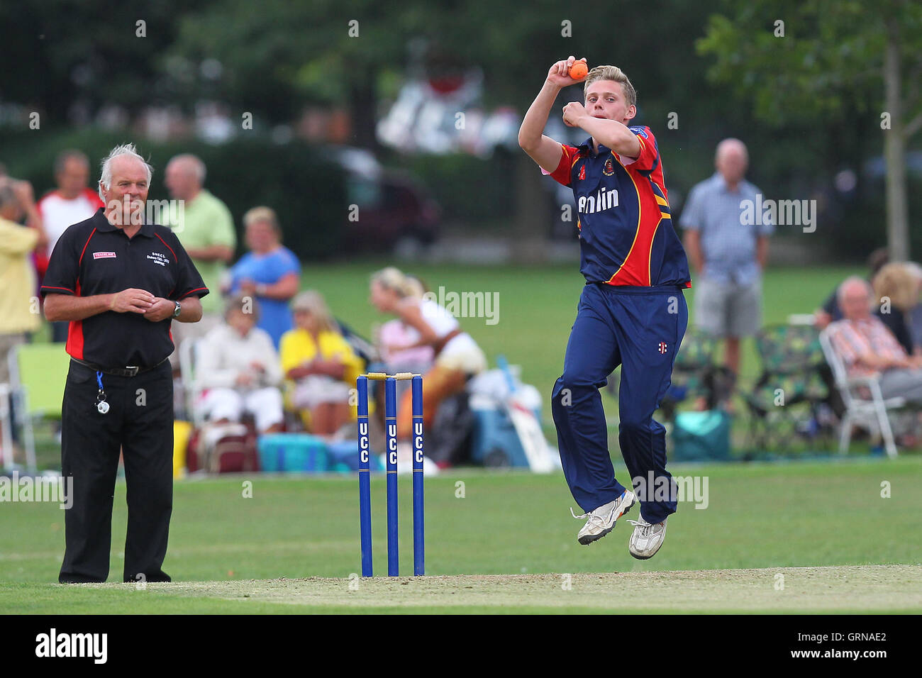 David Wainwright in bowling action for Essex - Upminster CC vs Essex ...