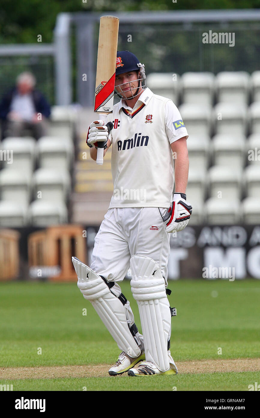 Tom Westley celebrates scoring 50 runs, a half-century for Essex ...