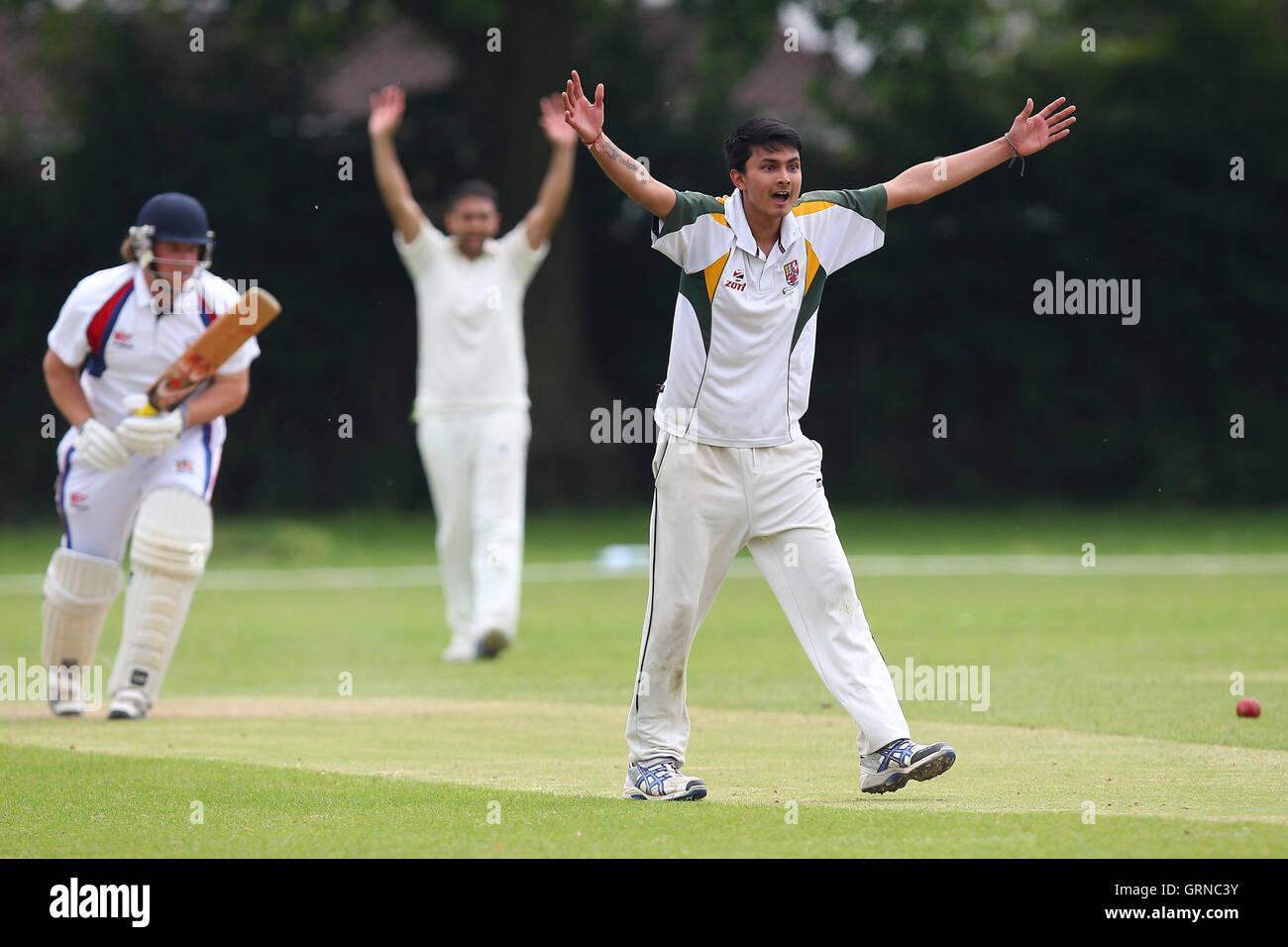 Rushi Patel of Rainham with an appeal for the wicket of Paul Humphries - Hornchurch Athletic CC ...