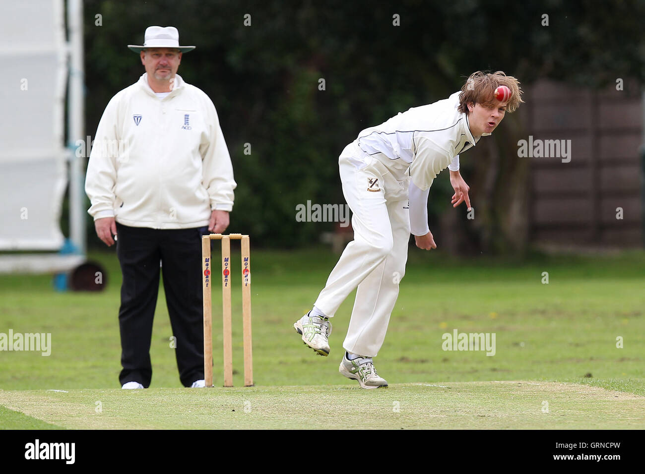 Billy Gordon of Upminster in bowling action - Upminster CC vs Chingford ...