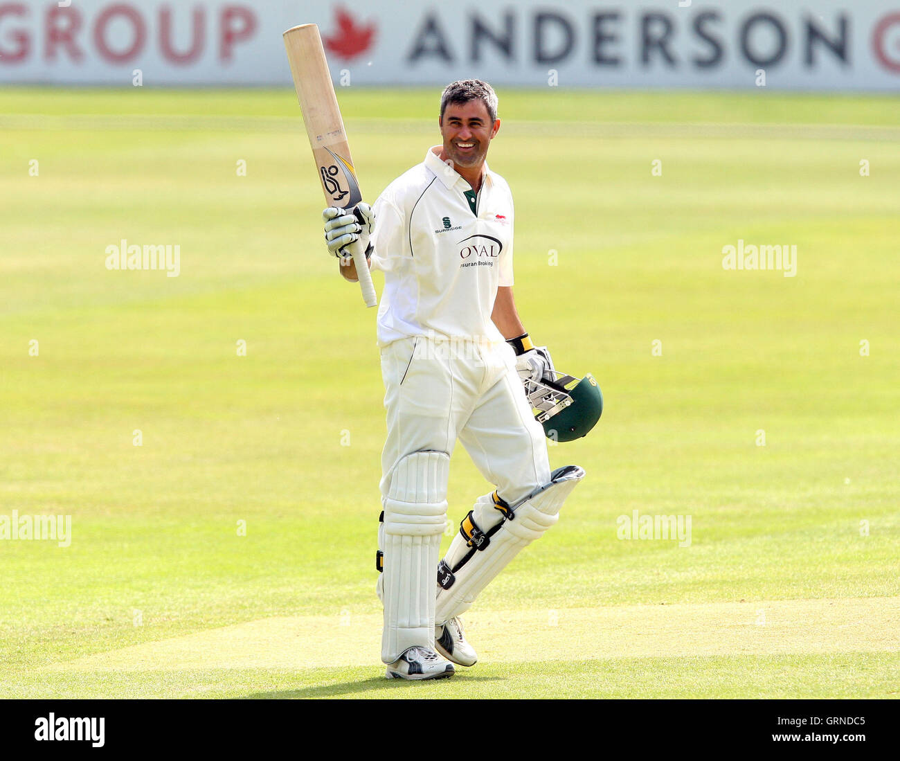 Hylton Ackerman celebrates a century for Leics 100 runs - Essex CCC vs ...