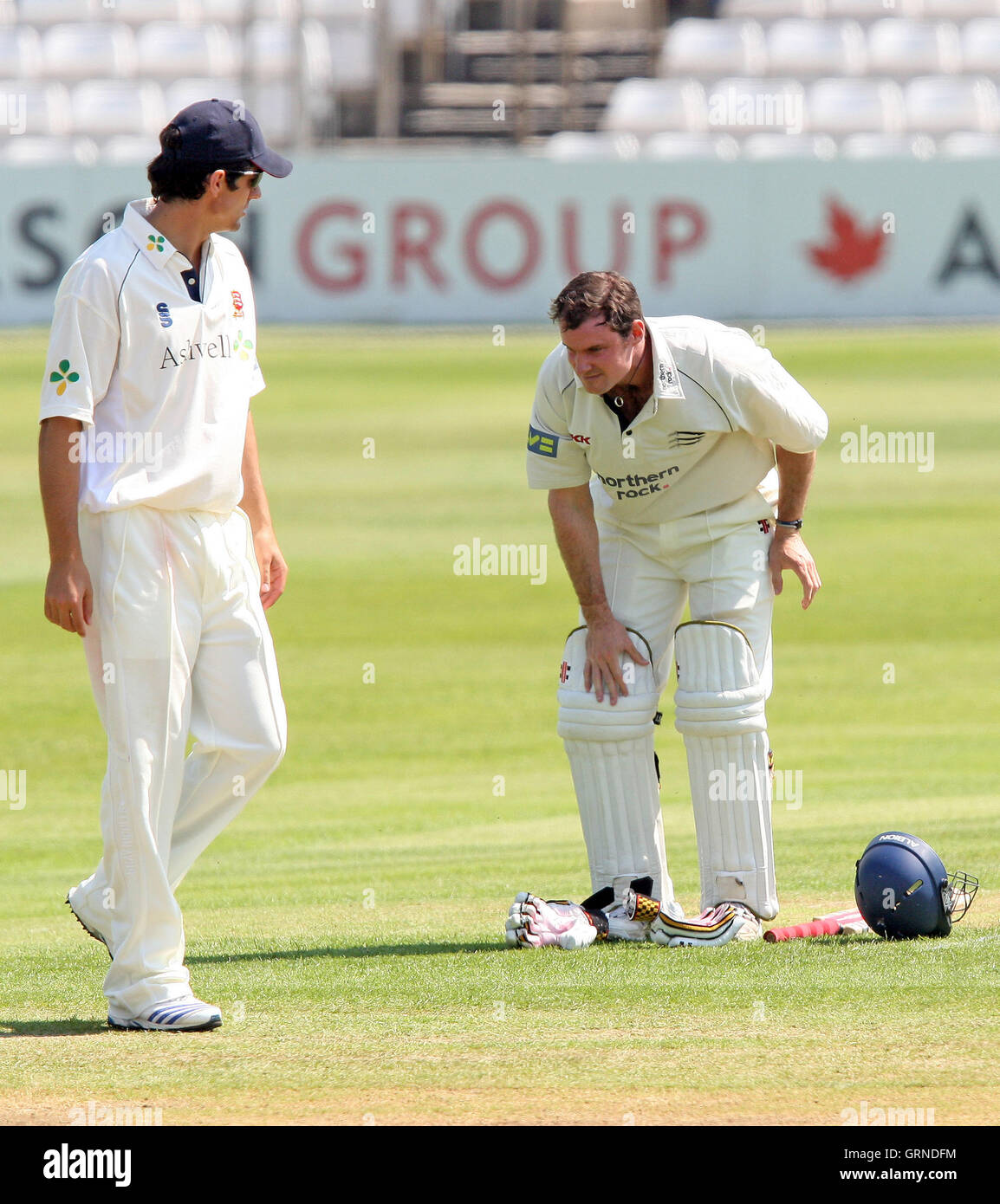 Injured cricket player hi-res stock photography and images - Alamy