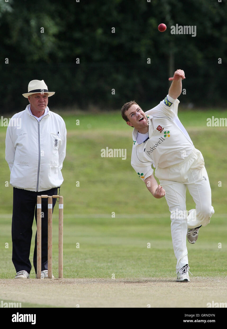 Tim Phillips of Essex in bowling action - Essex CCC 2nd XI vs Glamorgan ...