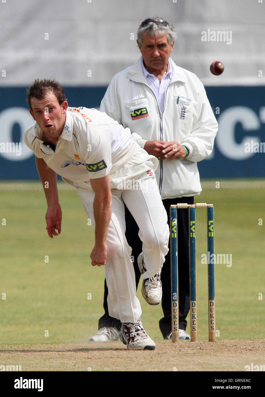 Graham Wagg in bowling action for Derbs - Essex CCC vs Derbyshire CCC ...