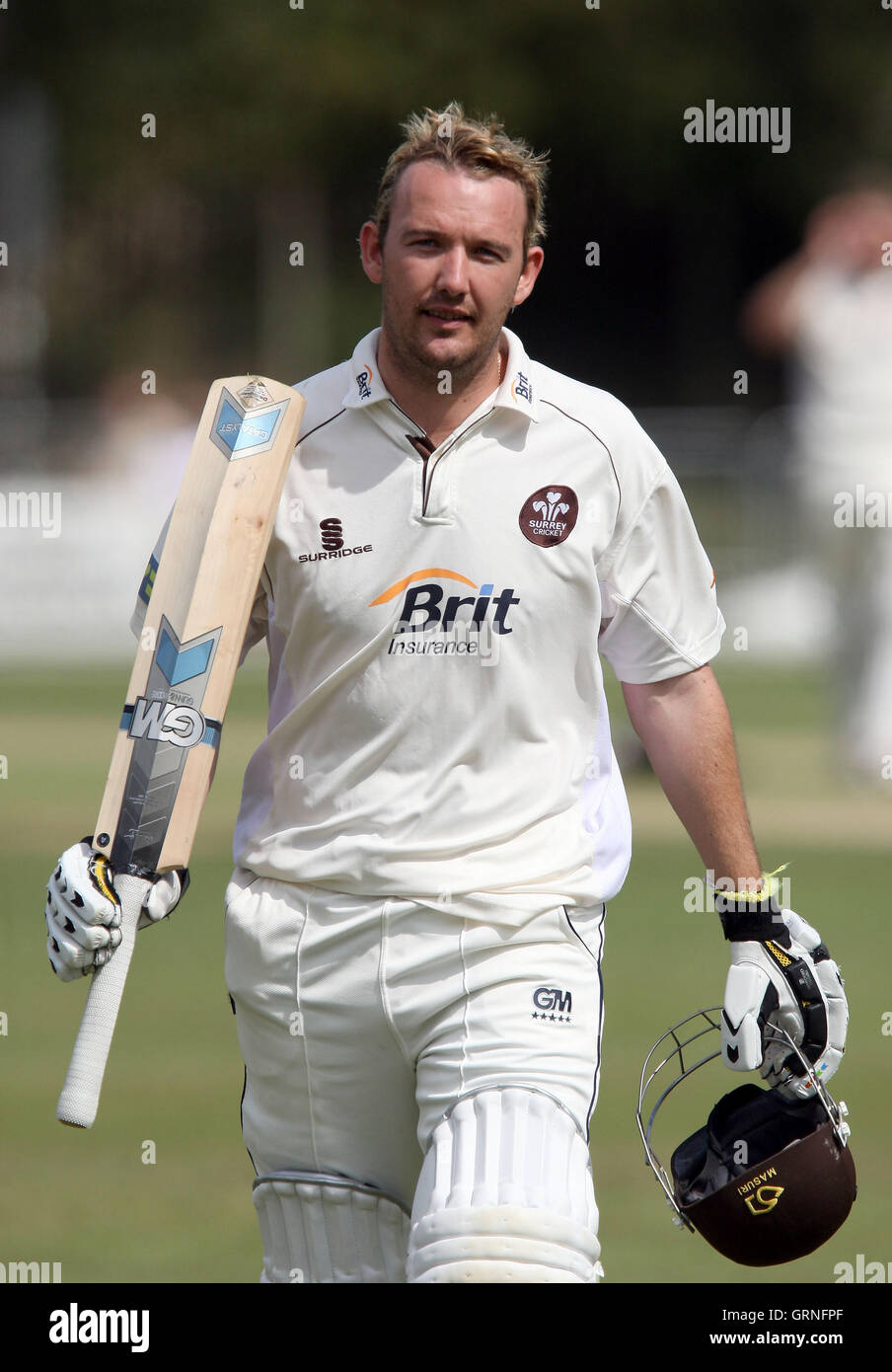 Cricket player action crowd hi-res stock photography and images - Alamy