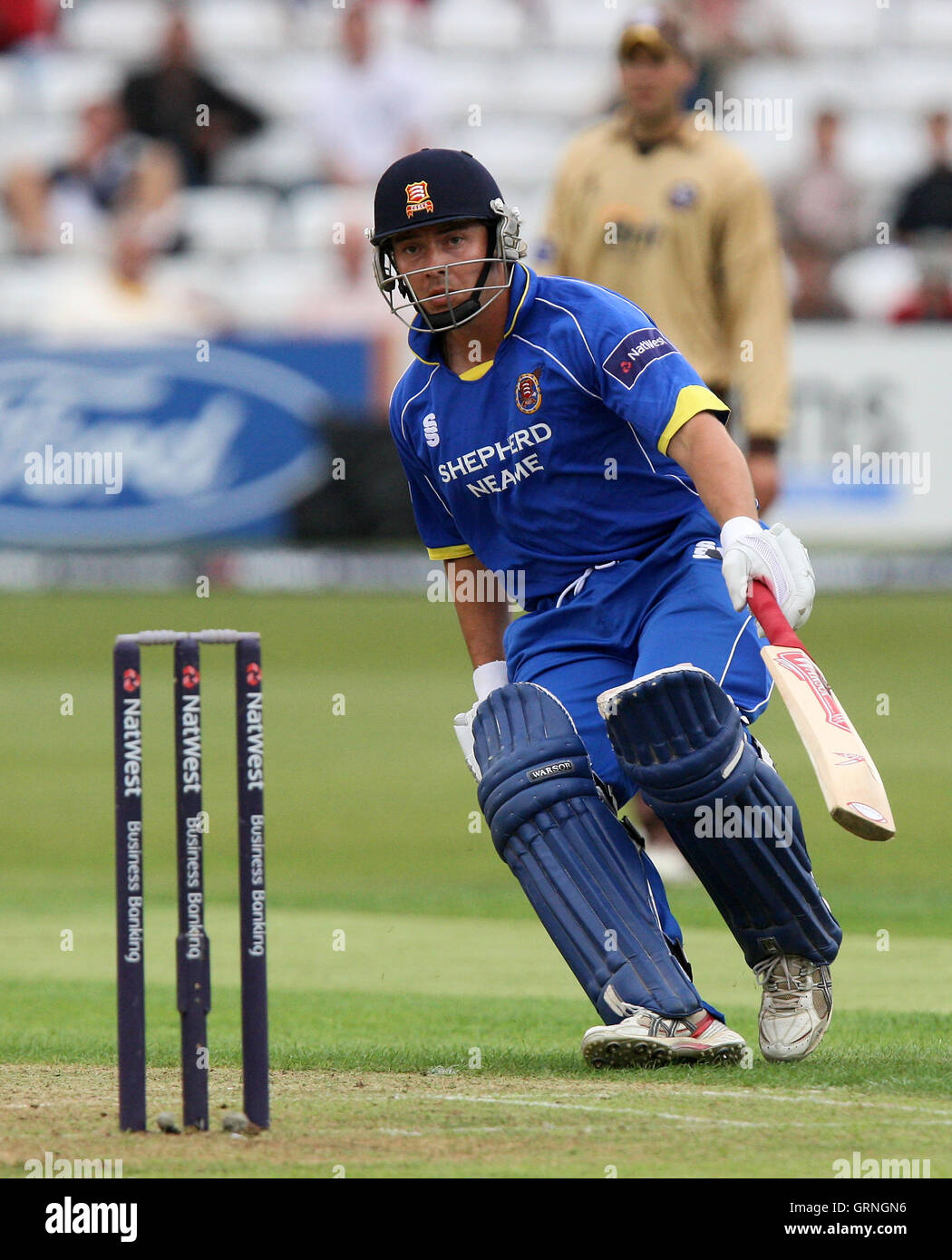 Graham Napier in batting action for Essex - NatWest Pro 40 Cricket at ...