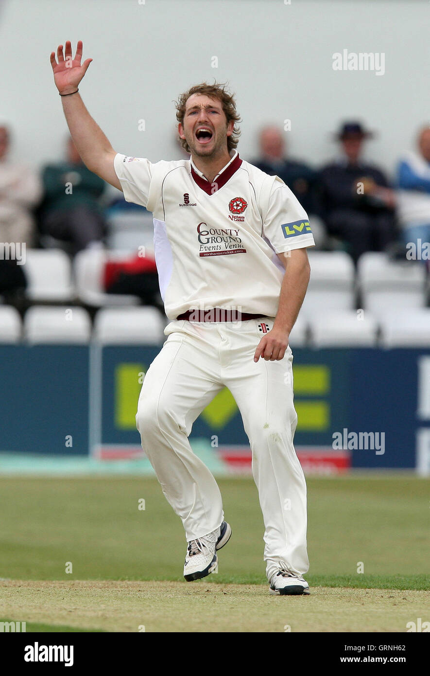 Cricket northamptonshire northants hi-res stock photography and images ...