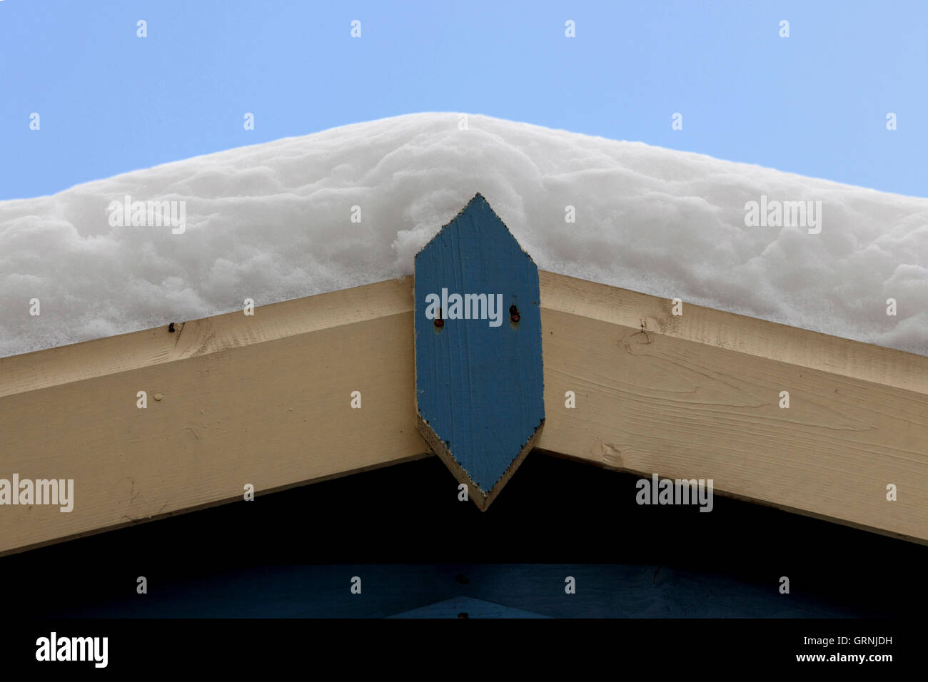 Snow on shed roof, Kent, UK Stock Photo - Alamy