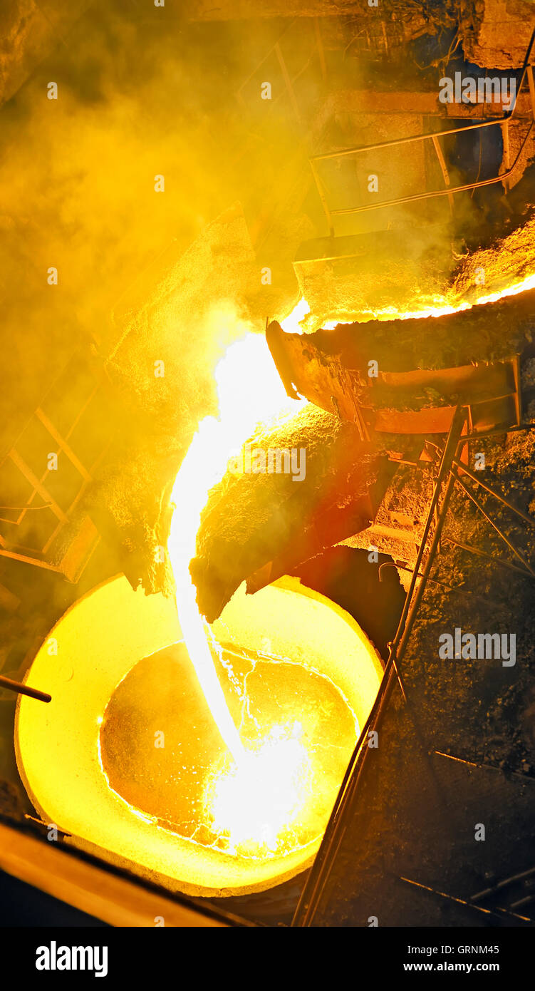 pouring molten steel Stock Photo - Alamy